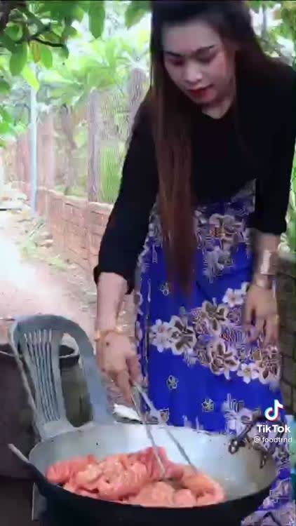 ឆ្ងាញ់ណាស់ - TNAOT