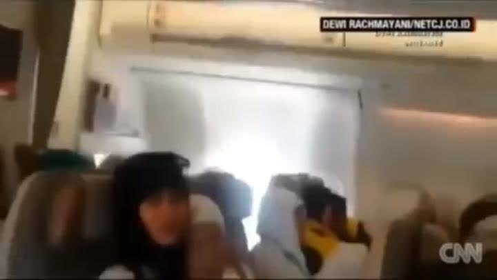 មុនពេលយន្តហោះត្រូវបានធ្លាក់ មើលវីដេអូនេះទៅពិតជាគួរឱ្យសង្វេគខ្លាំងណាស់ - TNAOT