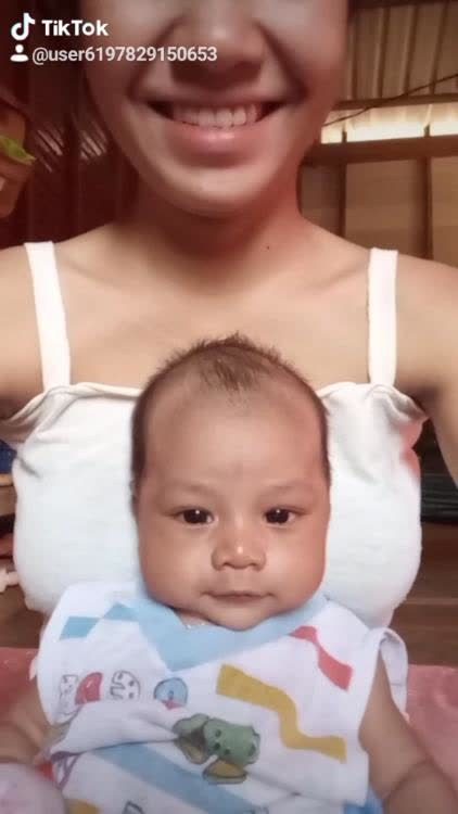 ស្រី Sart លេង Tik Tok - TNAOT