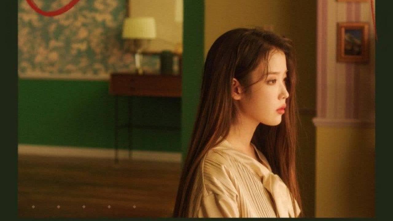 IU បង្ហាញឈុតវីដេអូខ្លីនៃបទថ្មីរបស់នាង - TNAOT