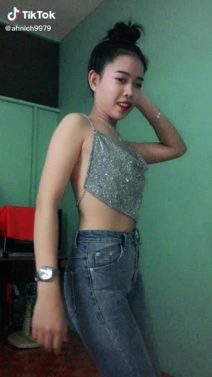 នាឡិកាស្អាតឃើងដូចញុមអត់ - TNAOT