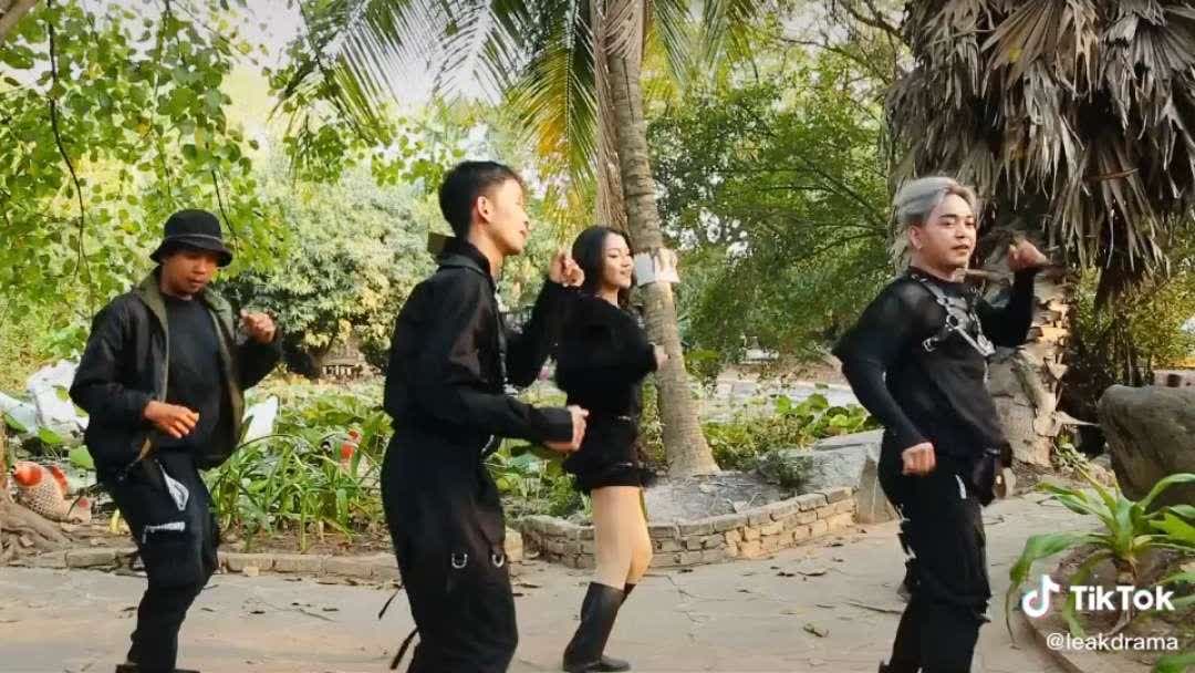 រាំឡូយ - TNAOT