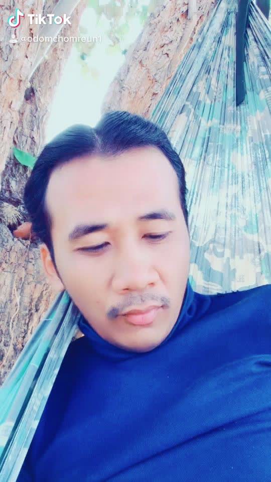 ទឹកភ្នែកហូរ - TNAOT