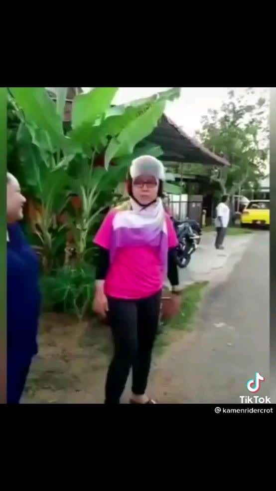 កំប្លែង🤣🤣ចែនឹងកំពូលភ្ញាក់ហើយ🤣🤣 - TNAOT