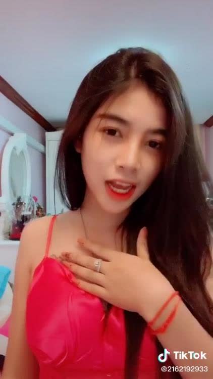 បងអោបពីរមុខត្រជាក់ដល់ខ្នង - TNAOT