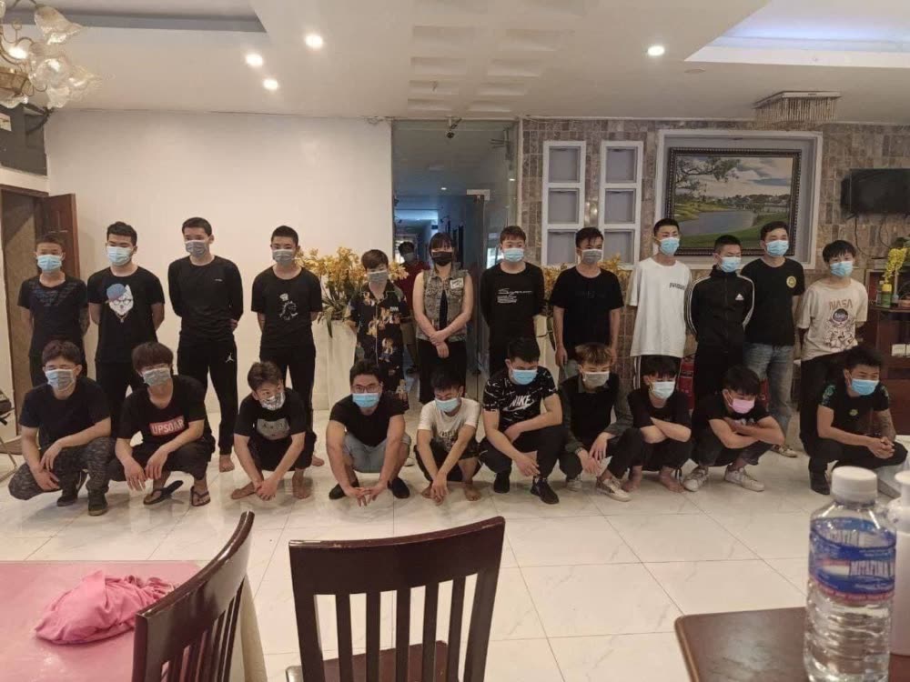 សមត្ថកិច្ចឃាត់ខ្លួនមន្ត្រីយោធាផ្កាយ២ម្នាក់ និងបក្ខពួក៦នាក់ទៀត ...